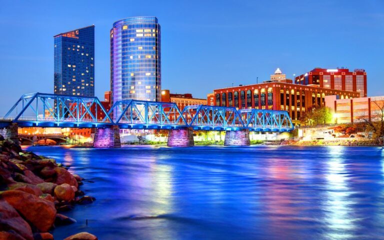 Best Restaurants in Grand Rapids, Michigan - Big Lake Movers